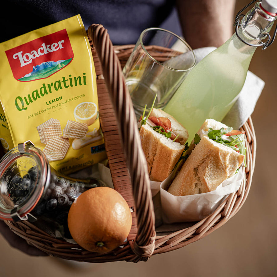 Quadratini Lemon, Crème-Filled Wafer Cookies, 8.82 oz. Bag – LoackerUSA
