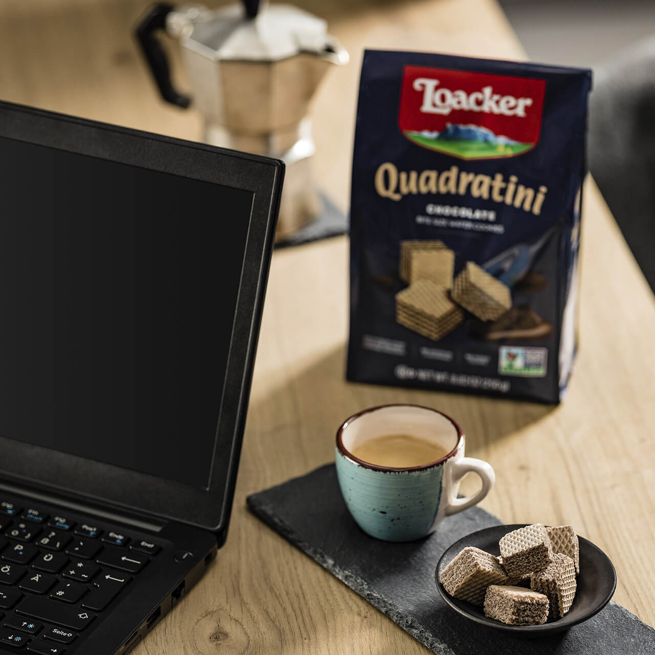 Quadratini Chocolate, Creme-Filled Wafer Cookies, 8.82 oz. Bag – LoackerUSA